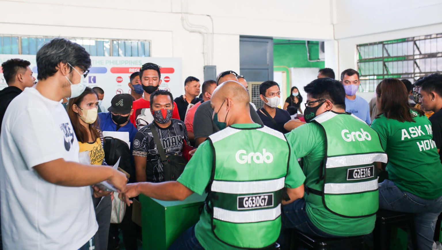 TNVS applicants flock GrabCar-AVAN as LTFRB removes COC requirement ...