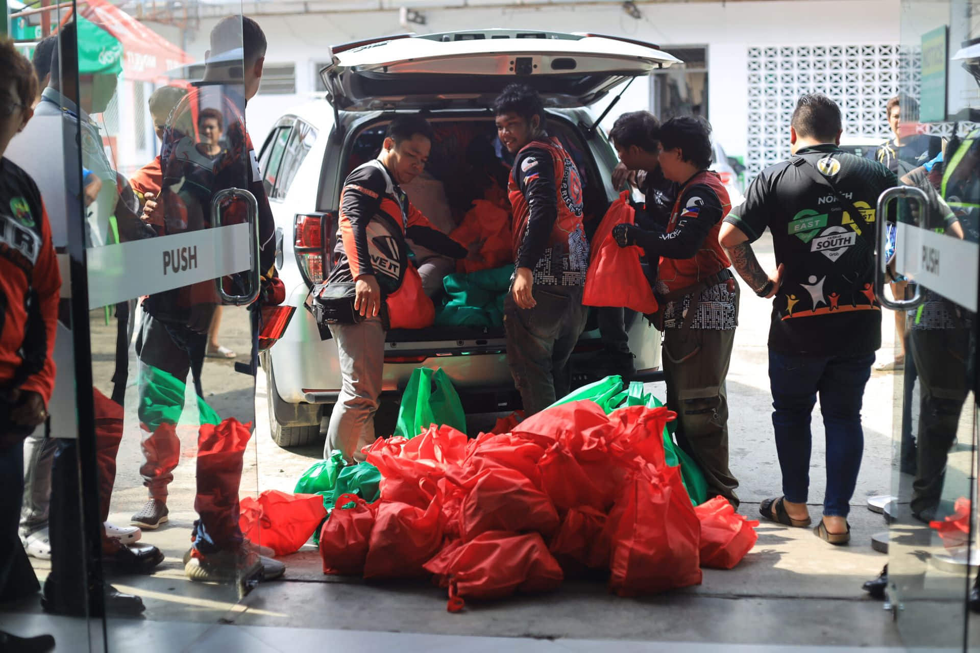 Grab, MOVE IT Launch Full-Scale Typhoon Relief Efforts | Grab PH