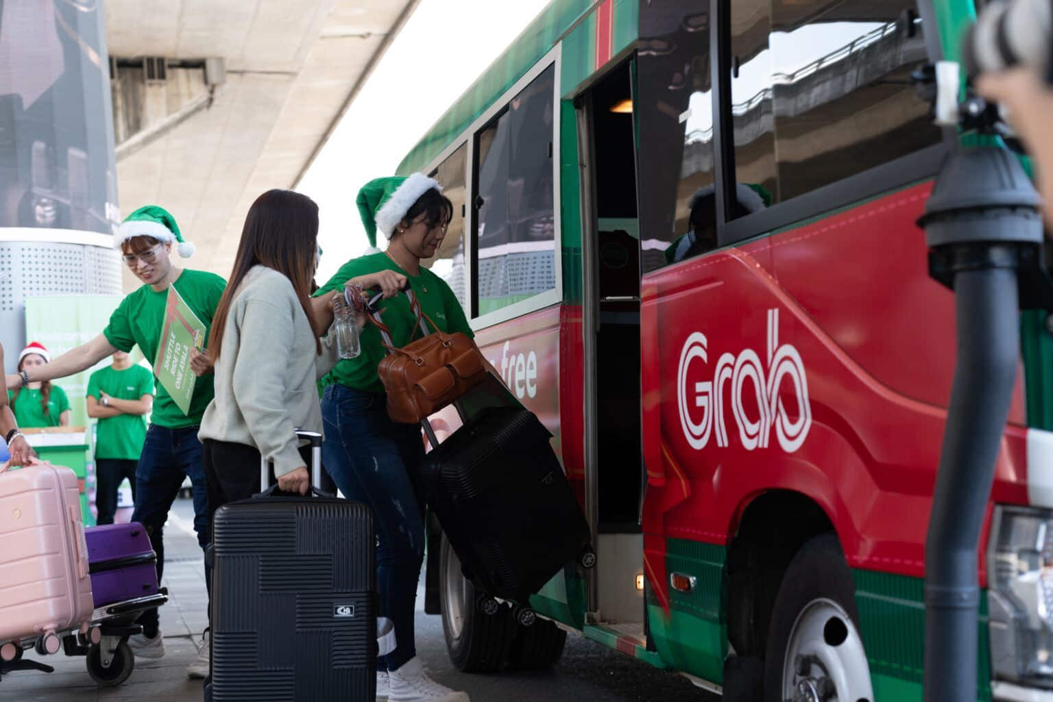 Grab offers free airport shuttle bus service in the Philippines