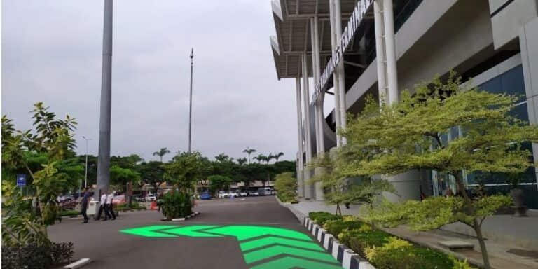 Soekarno-Hatta International Airport (CGK) transfers - Grab
