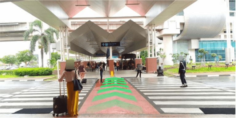 Soekarno-Hatta International Airport (CGK) transfers - Grab