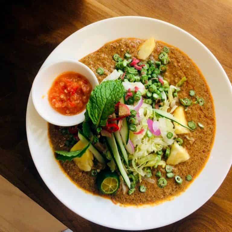 TTDI food hunt: cool cafes, local restaurants and a durian fest | Grab MY