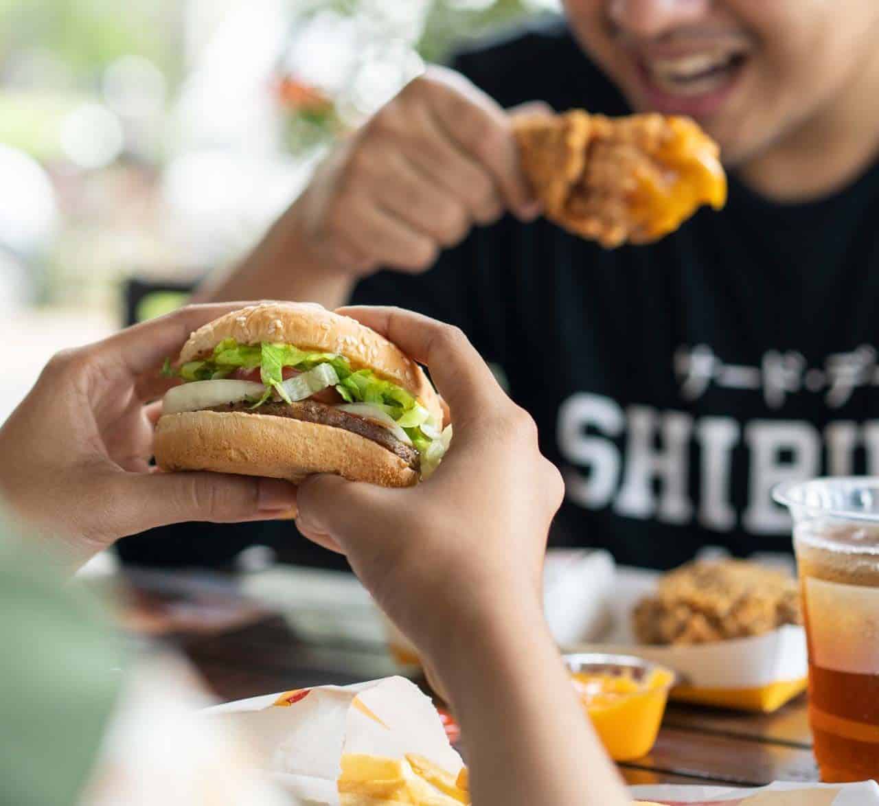 Makan Burger King Pesan di GrabFood, Perut Kenyang Dompet Ikut Senang ...